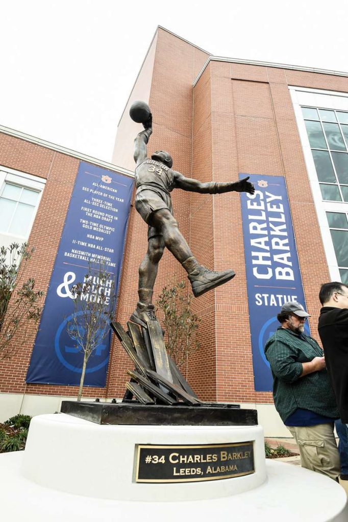 Top 15 Best NBA Statues Around the World-YouFine